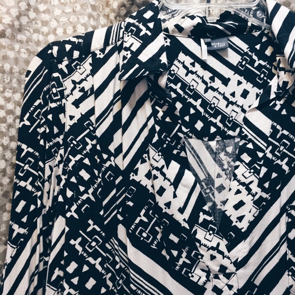 Sparkle & Fade | Dresses | Uo Sparkle Fade Black White Tunic Blouse ...